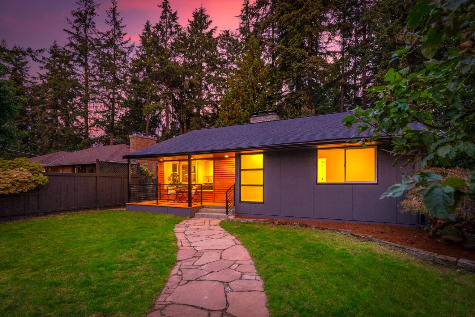 Lamb & Co. with HGTV's Lyndsay Lamb and Leslie Davis