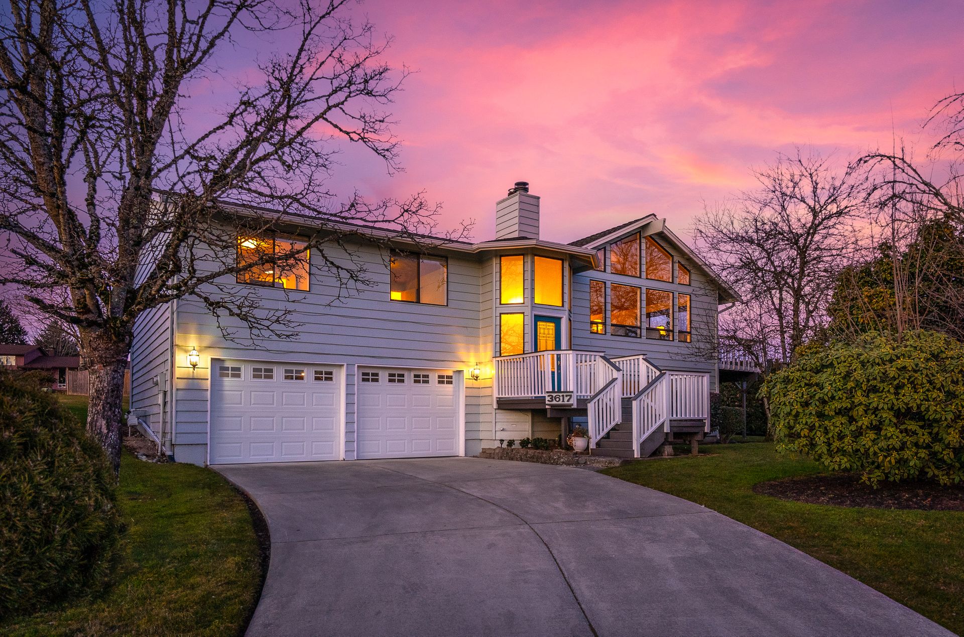 Lamb & Co. with HGTV's Lyndsay Lamb and Leslie Davis